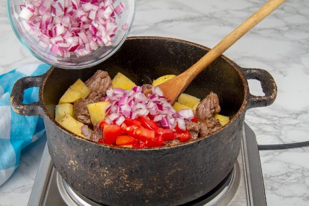 Seco de Carne [Peruvian Beef Stew Recipe] - Eat Peru